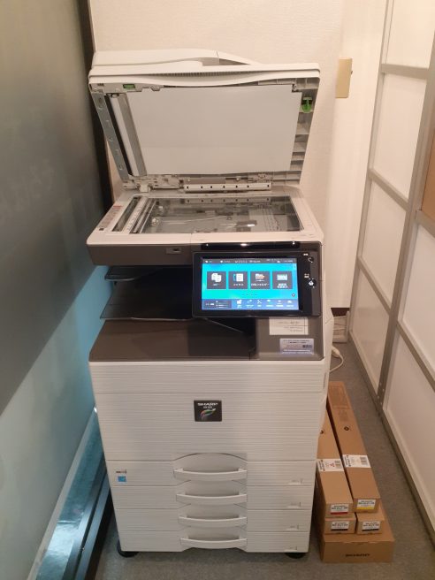 和光市の学習塾様に高速複合機MX-5151を納品！ | syshan株式会社