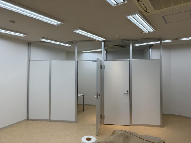 オフィストータルサポートのsyshanにて 間仕切り アルミパーティション工事 | syshan株式会社