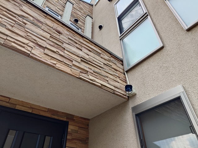 東久留米市の一戸建てに日本防犯システム社製の防犯カメラ新規設置！ | syshan株式会社