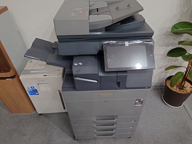 syshan城南オフィスより♪石川県にある物件管理会社様にSHARP複合機BP-50C55納品！ | syshan株式会社