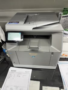 羽村市にあります石材屋さんへSHARP・A4カラー複合機・BP-C131WDの納品になります。 | syshan株式会社